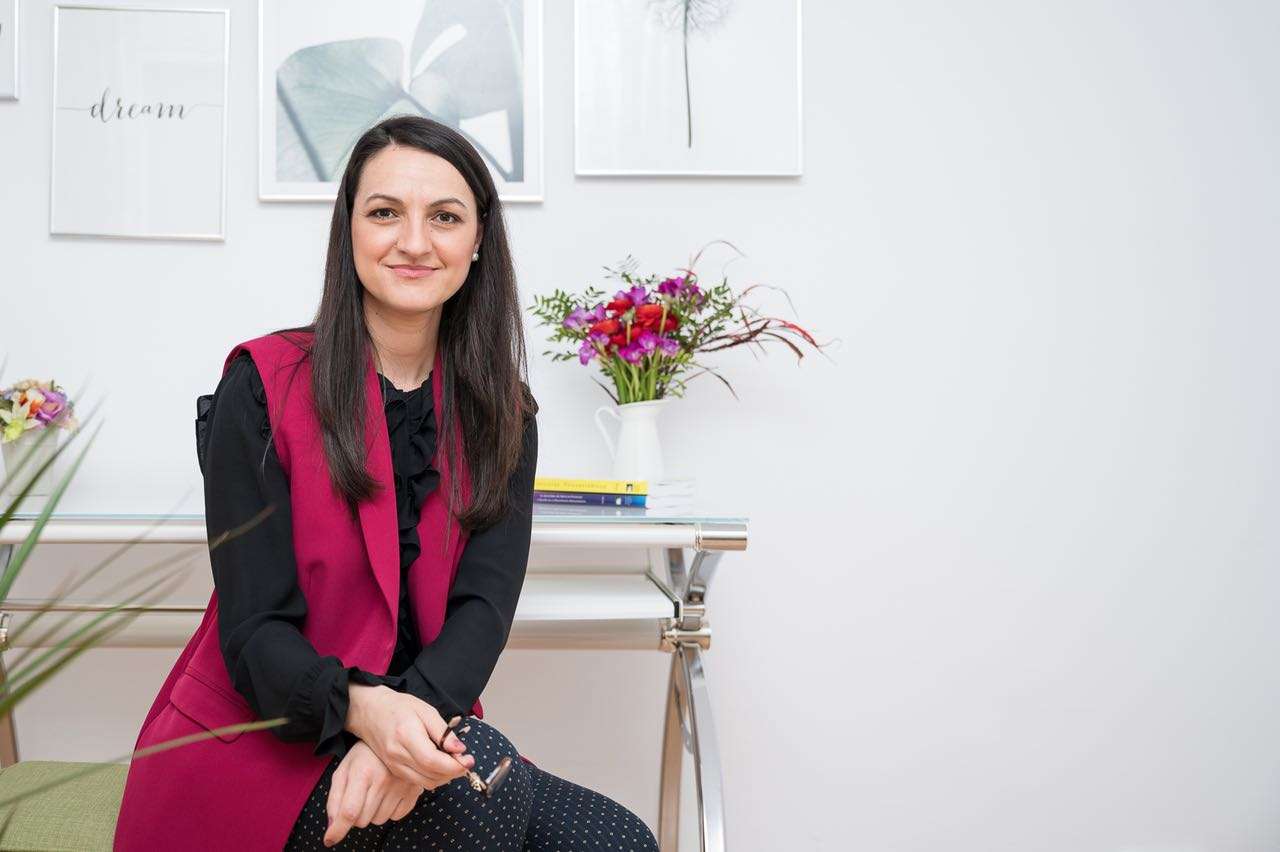 Cursos y talleres de Hipnosis Ericksoniana【2022】- Daniela Constantin